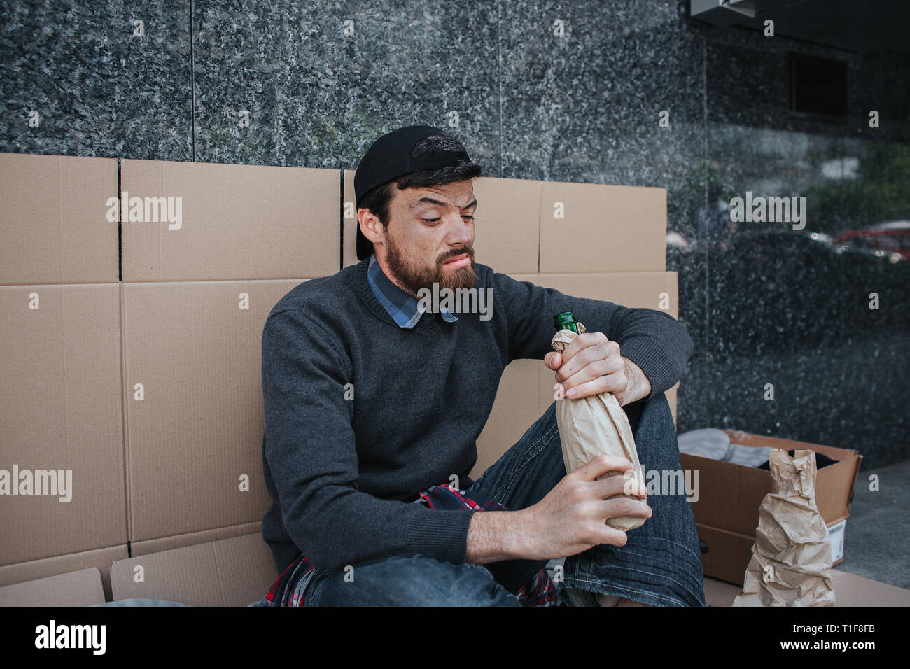 Homeless alcohol hi-res stock photography and images - Alamy