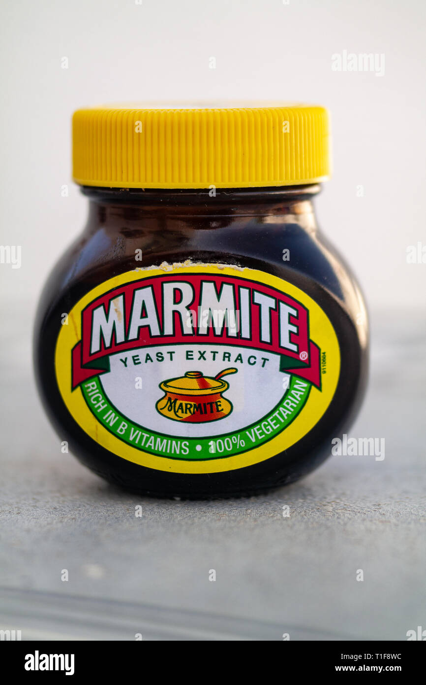 Marmite shelf hi-res stock photography and images - Alamy