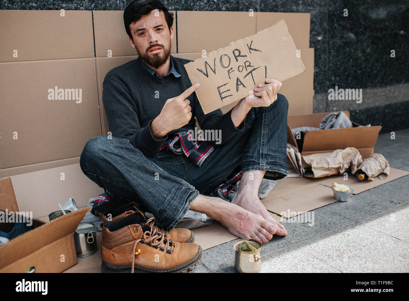 Bearded homeless man hi-res stock photography and images - Alamy