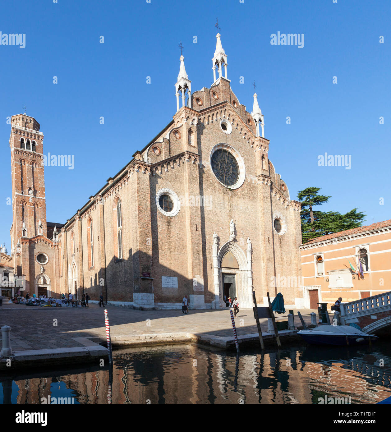 Basilica dei frari campanile hi-res stock photography and images - Alamy