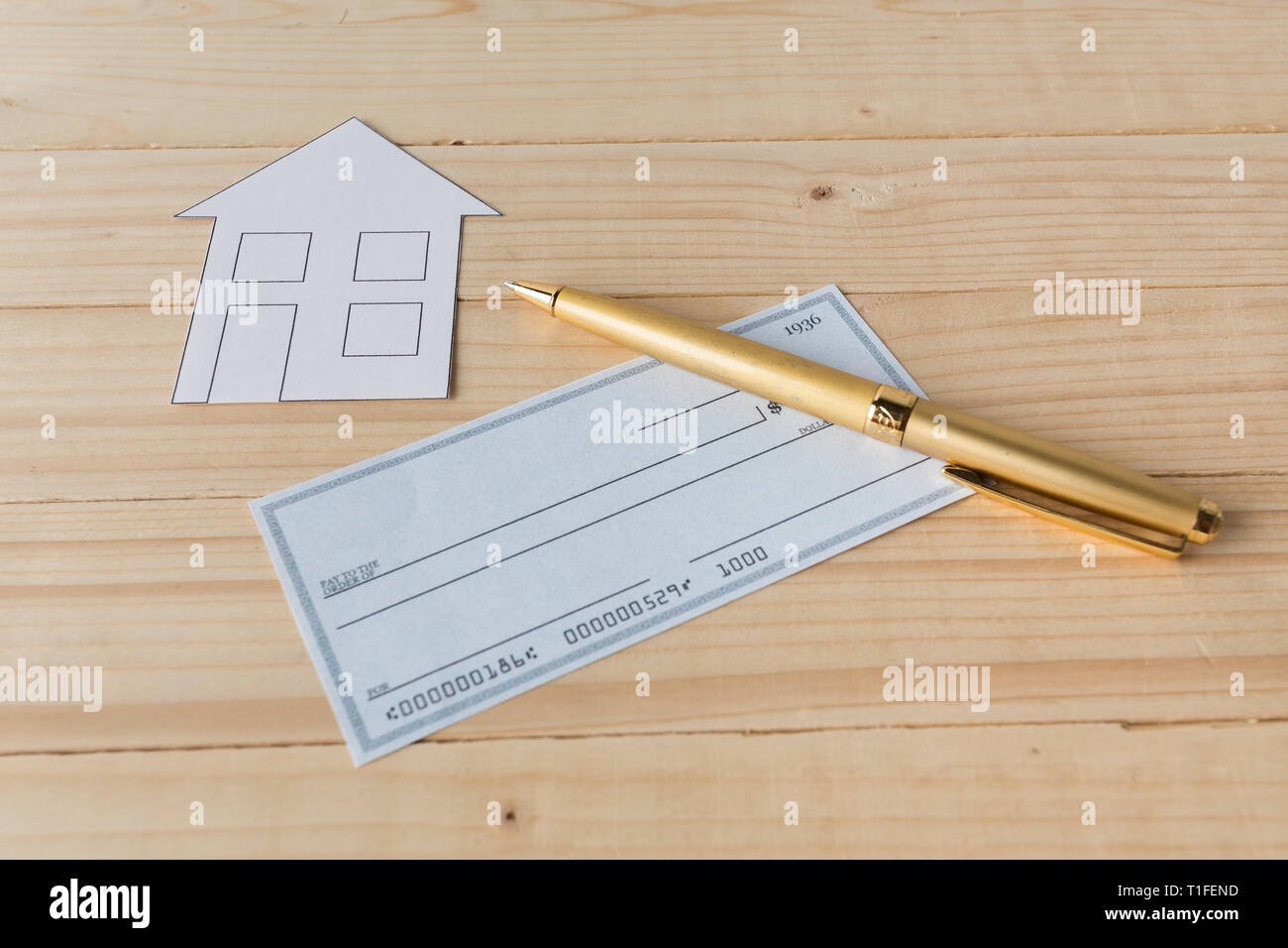 Template blank banking check cheque hi-res stock photography and images ...