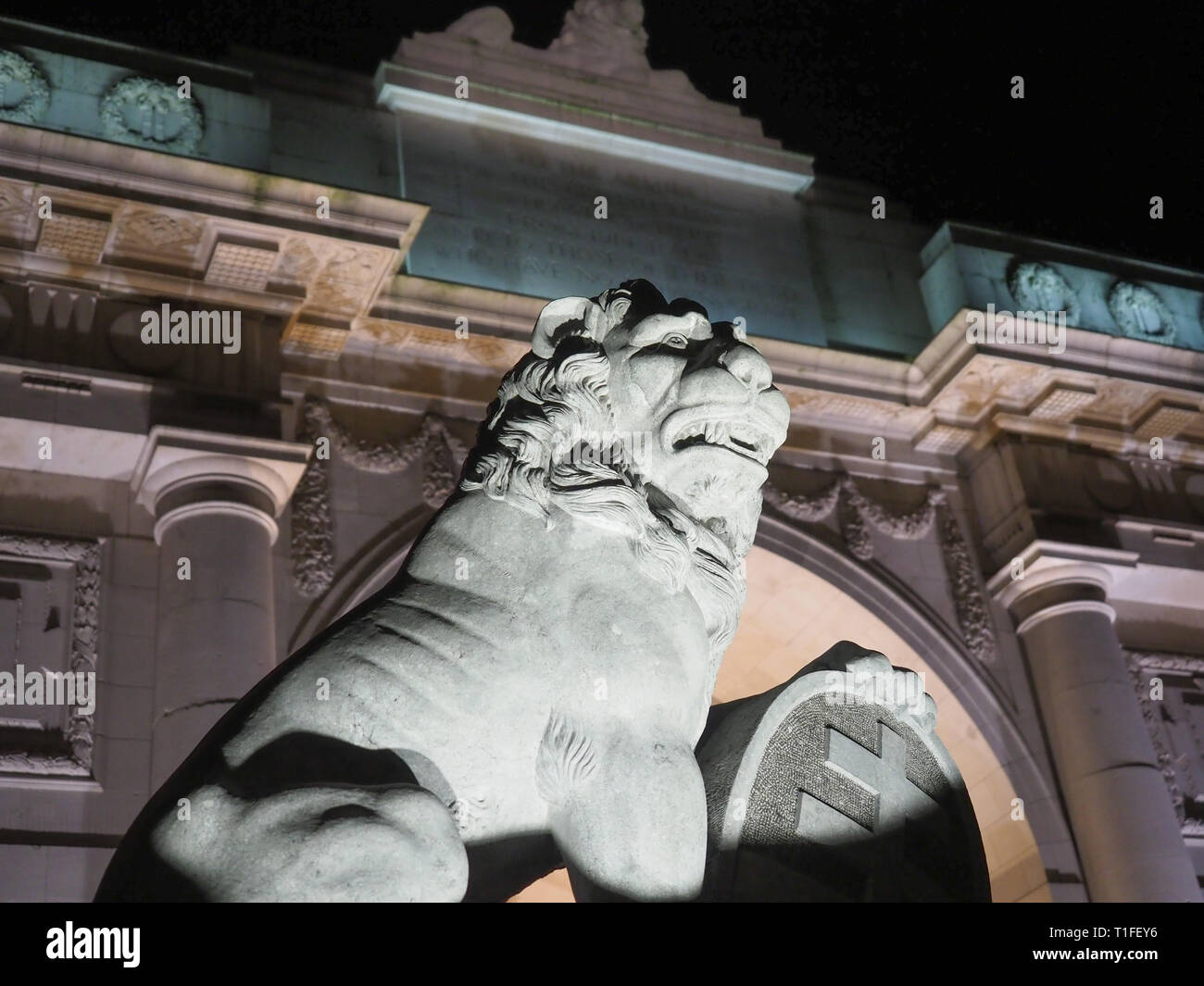 Lion at the Menin Gate Ypres Stock Photo - Alamy