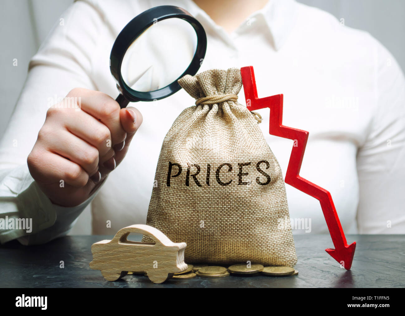 Reducing prices hi-res stock photography and images - Alamy