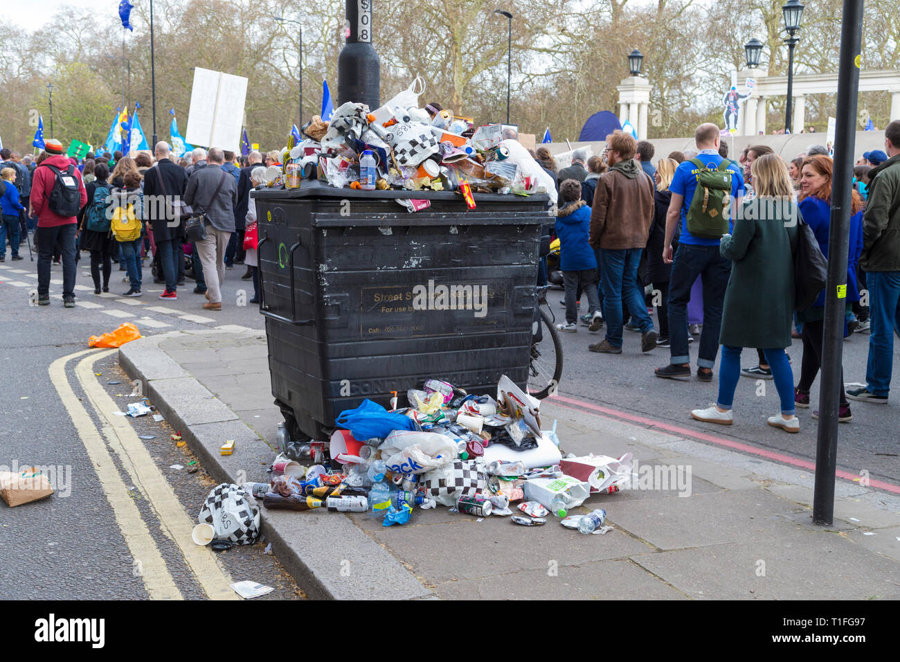 Piles of rubbish hi-res stock photography and images - Alamy