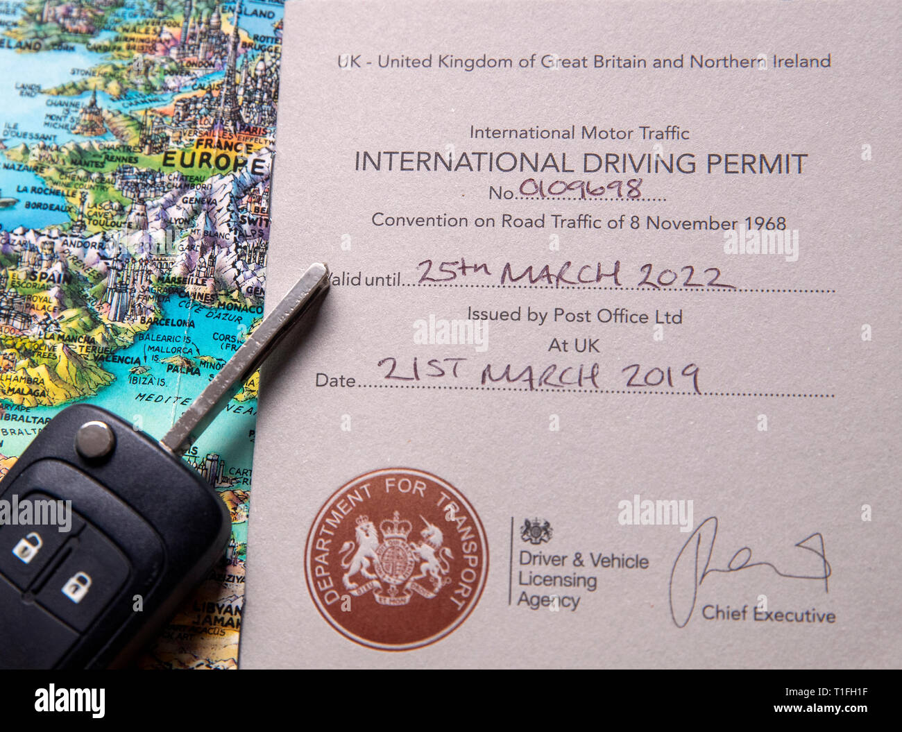 International driving permit uk hi-res stock photography and images - Alamy