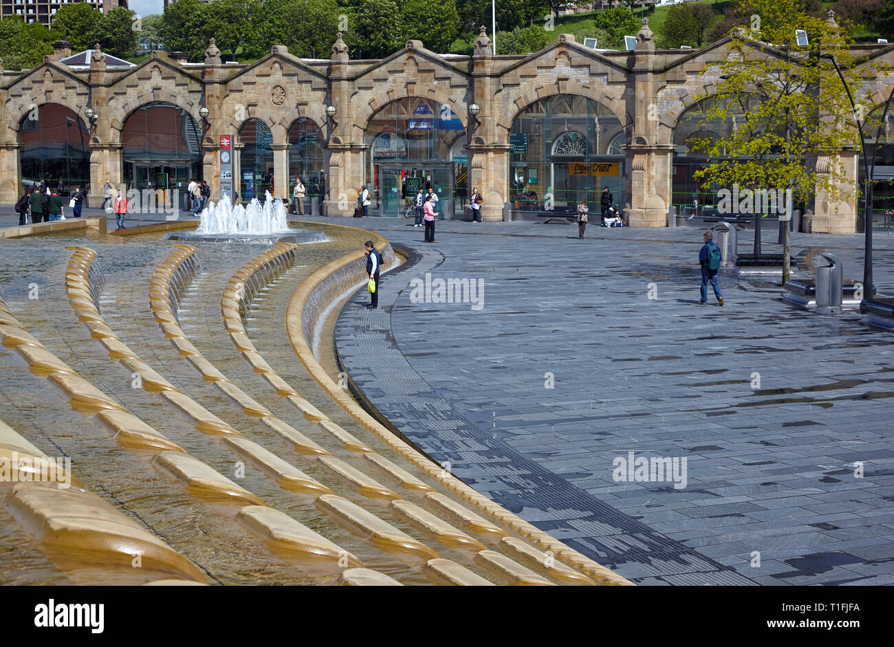 SHEFFIELD, ENGLAND - MAY 8, 2009: The view of the pedestrianised space ...