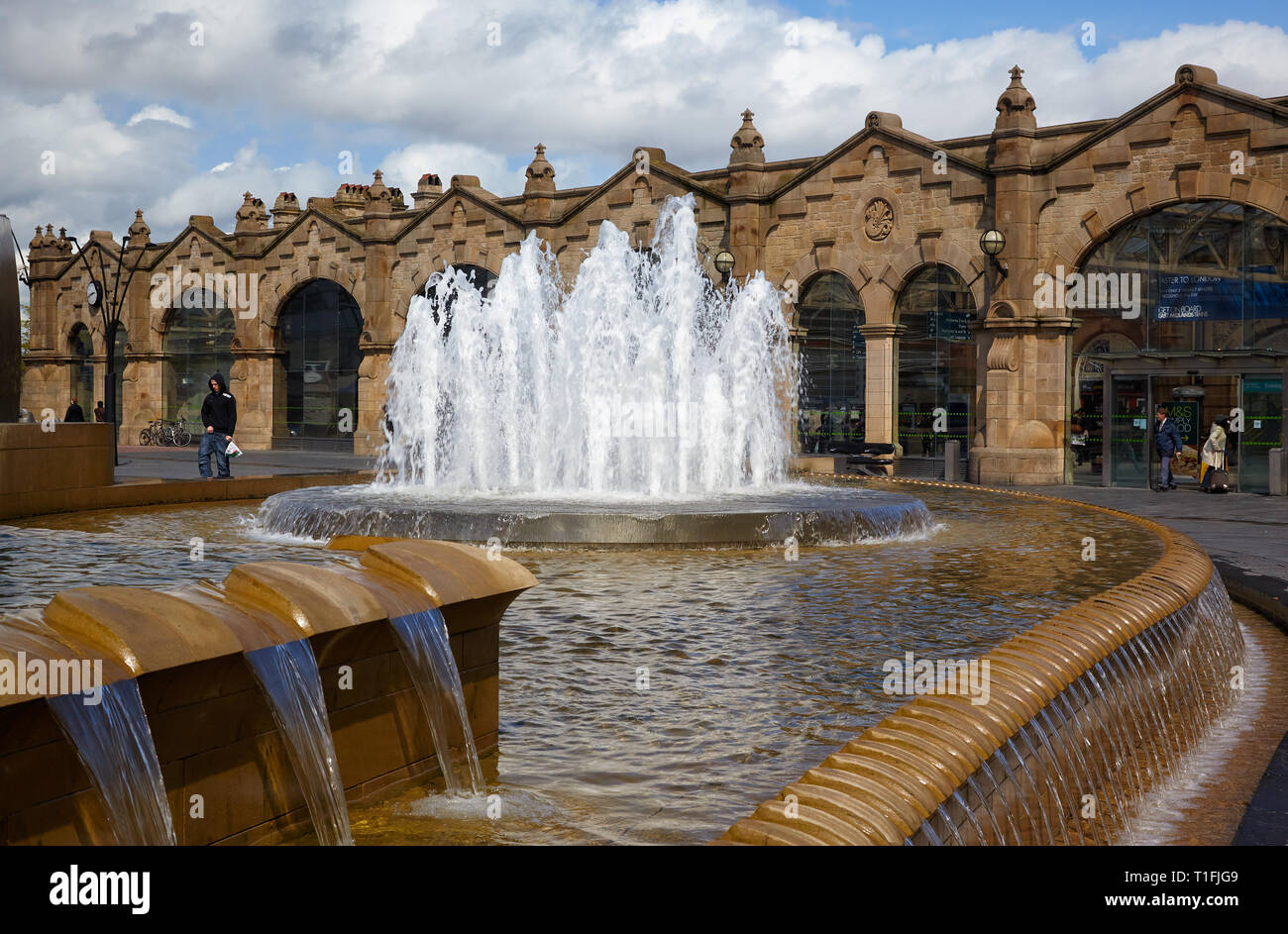 Sheaf square fountain hi-res stock photography and images - Alamy