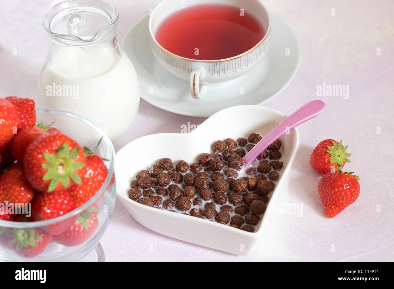 Cocoa puffs hi-res stock photography and images - Alamy