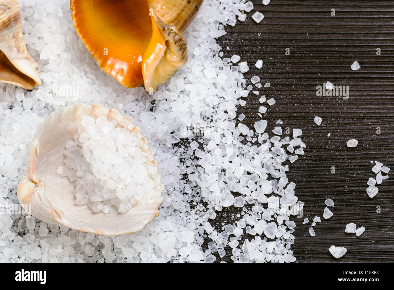 Coarse white table salt hi-res stock photography and images - Alamy