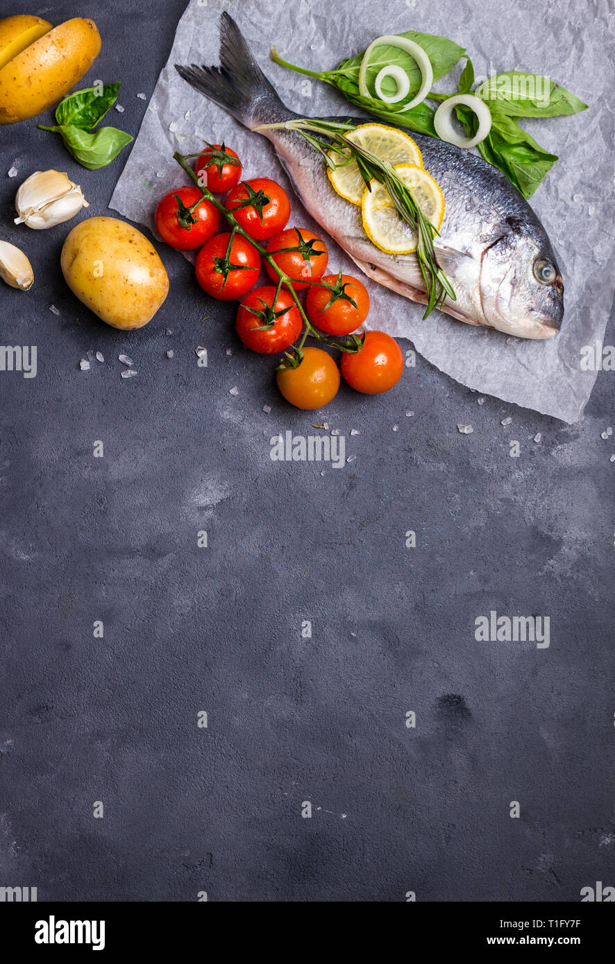Fresh fish background Stock Photo - Alamy