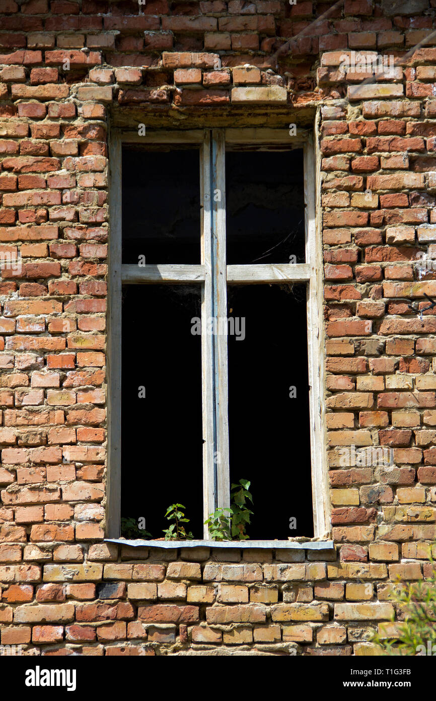 window without glass in an old brick abandoned house Stock Photo - Alamy