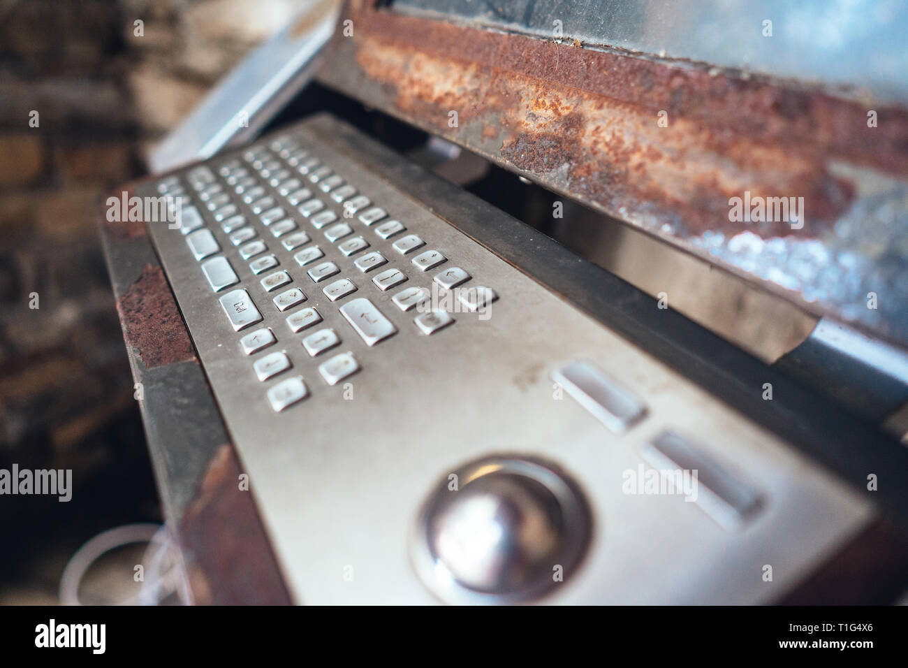 Abandoned computer equipment hi-res stock photography and images - Alamy