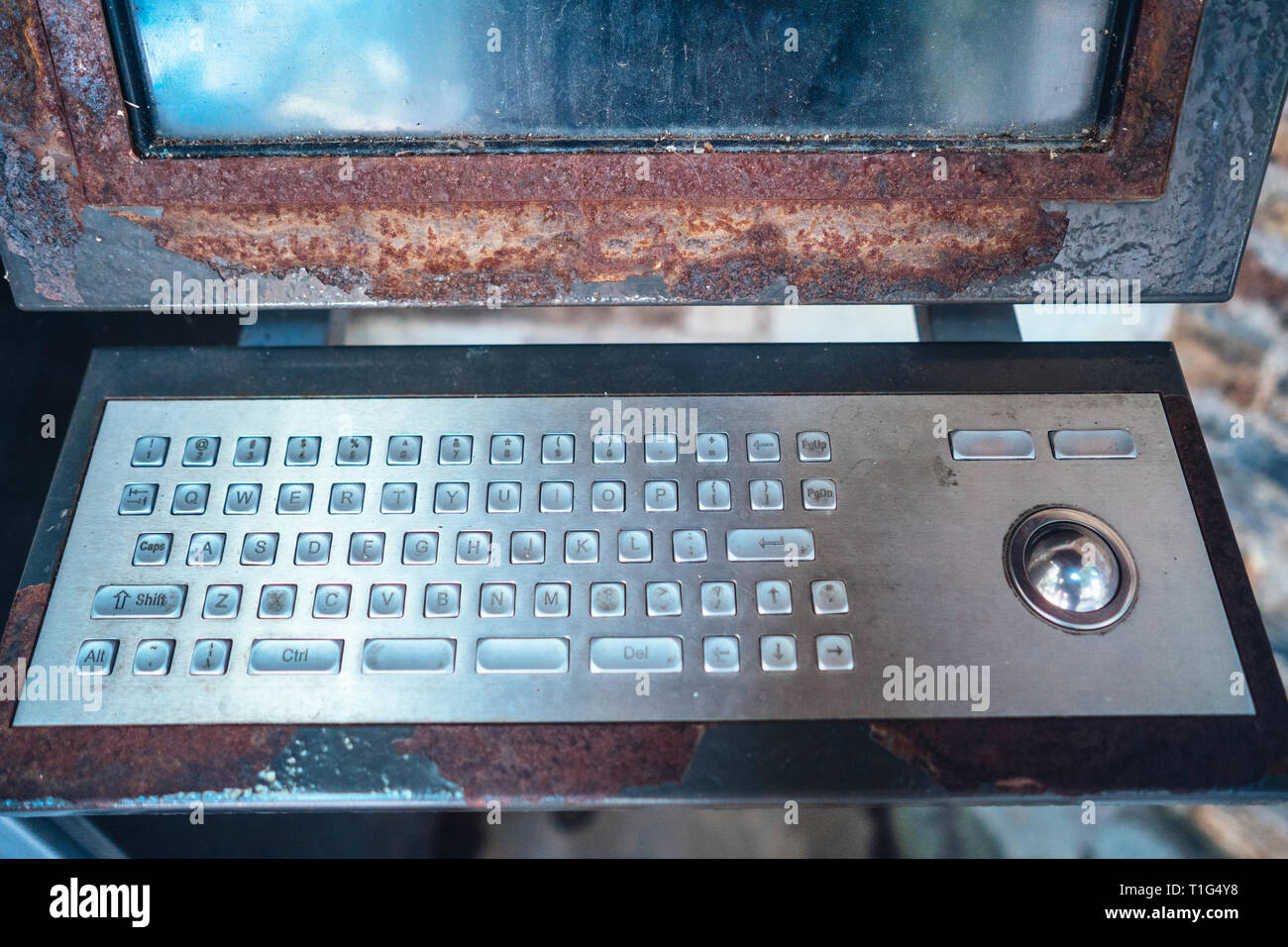 Very old computer, rusty keyboard with monitor Stock Photo - Alamy