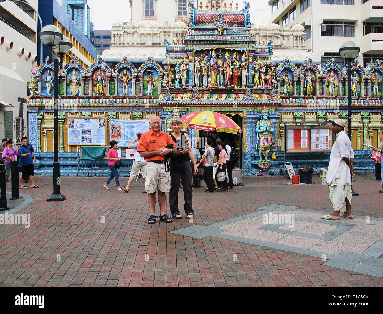 WATERLOO STREET, SINGAPORE. 29 Nov 2004 Visitors walk past the Hindu ...
