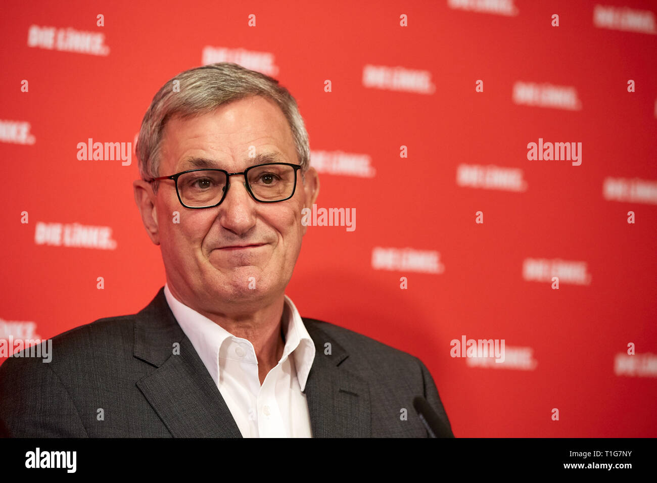 Die linke logo hi-res stock photography and images - Alamy