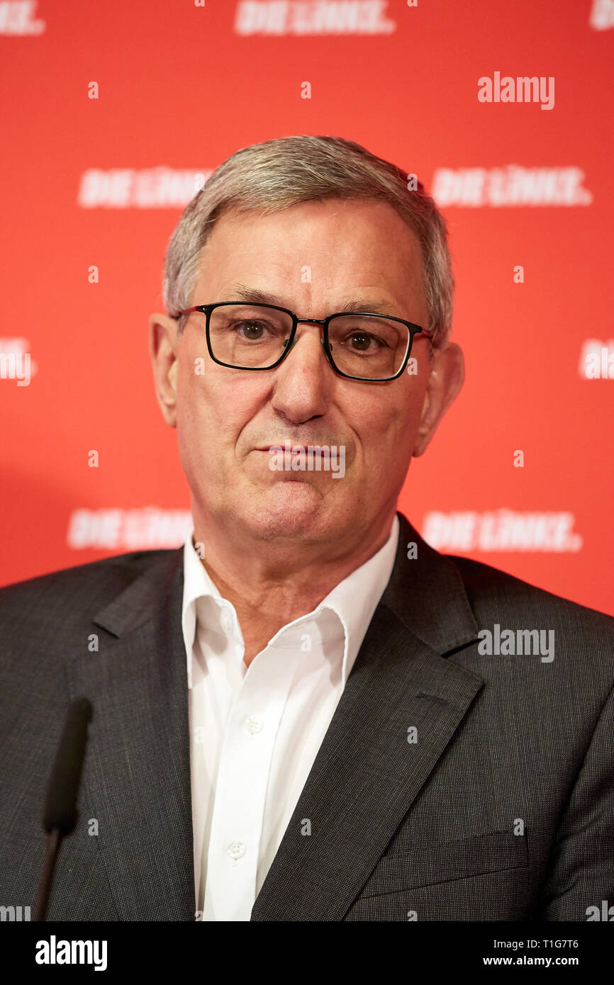 Die linke logo hi-res stock photography and images - Alamy