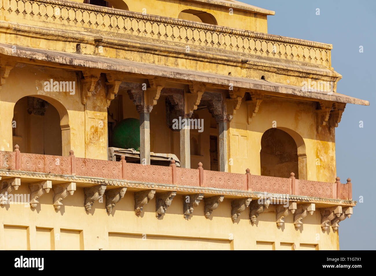 Old building facade in Jaipur Stock Photo - Alamy