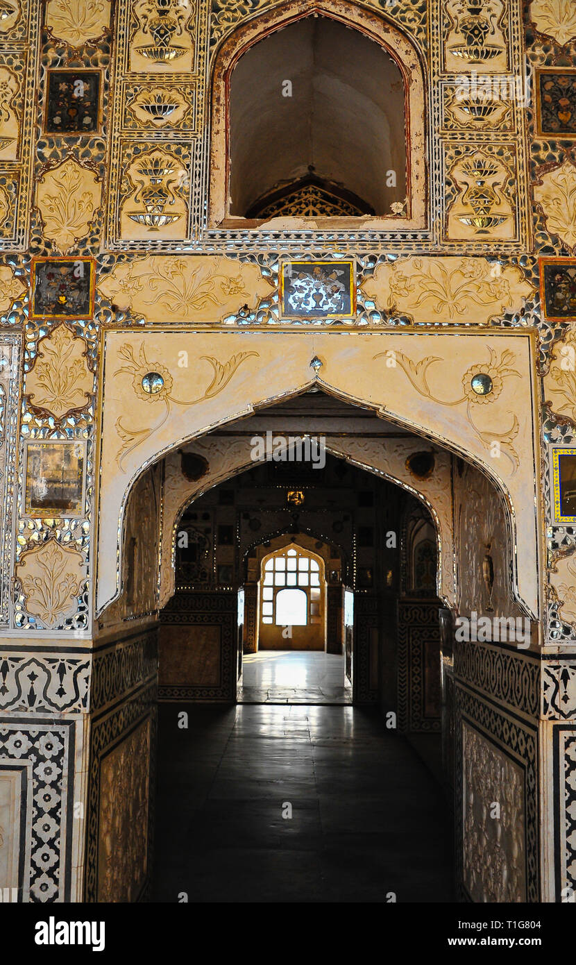 The Mirror Palace 'Sheesh Mahal' in the Amber Fort, Rajasthan, India ...