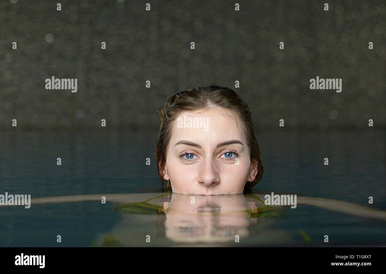 Pool watch wet hi-res stock photography and images - Alamy