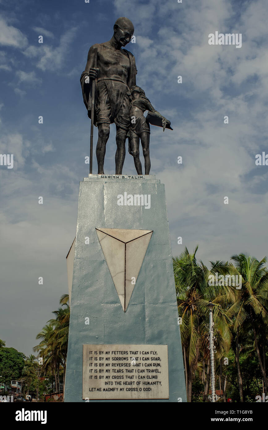 09-06-2009-Statue of Mahatma Gandhi at Gandhi Circle Velha Goa, Old Goa ...