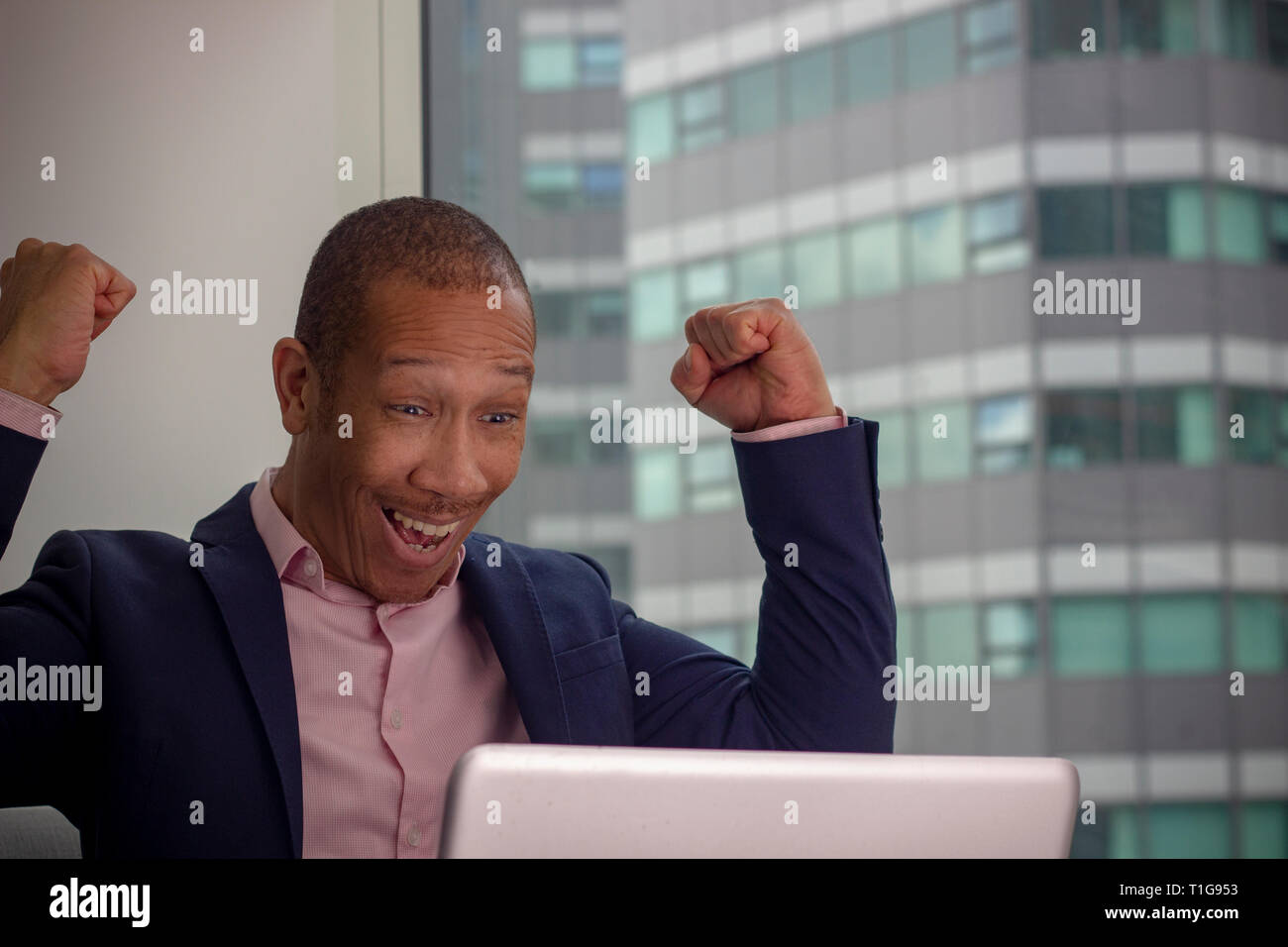 Office excited hi-res stock photography and images - Alamy