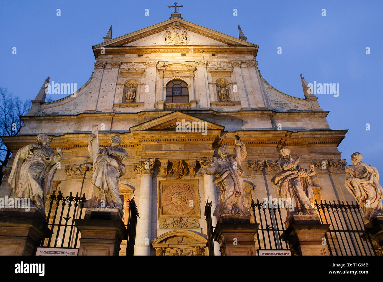 Statues of the 12 apostles hi-res stock photography and images - Alamy