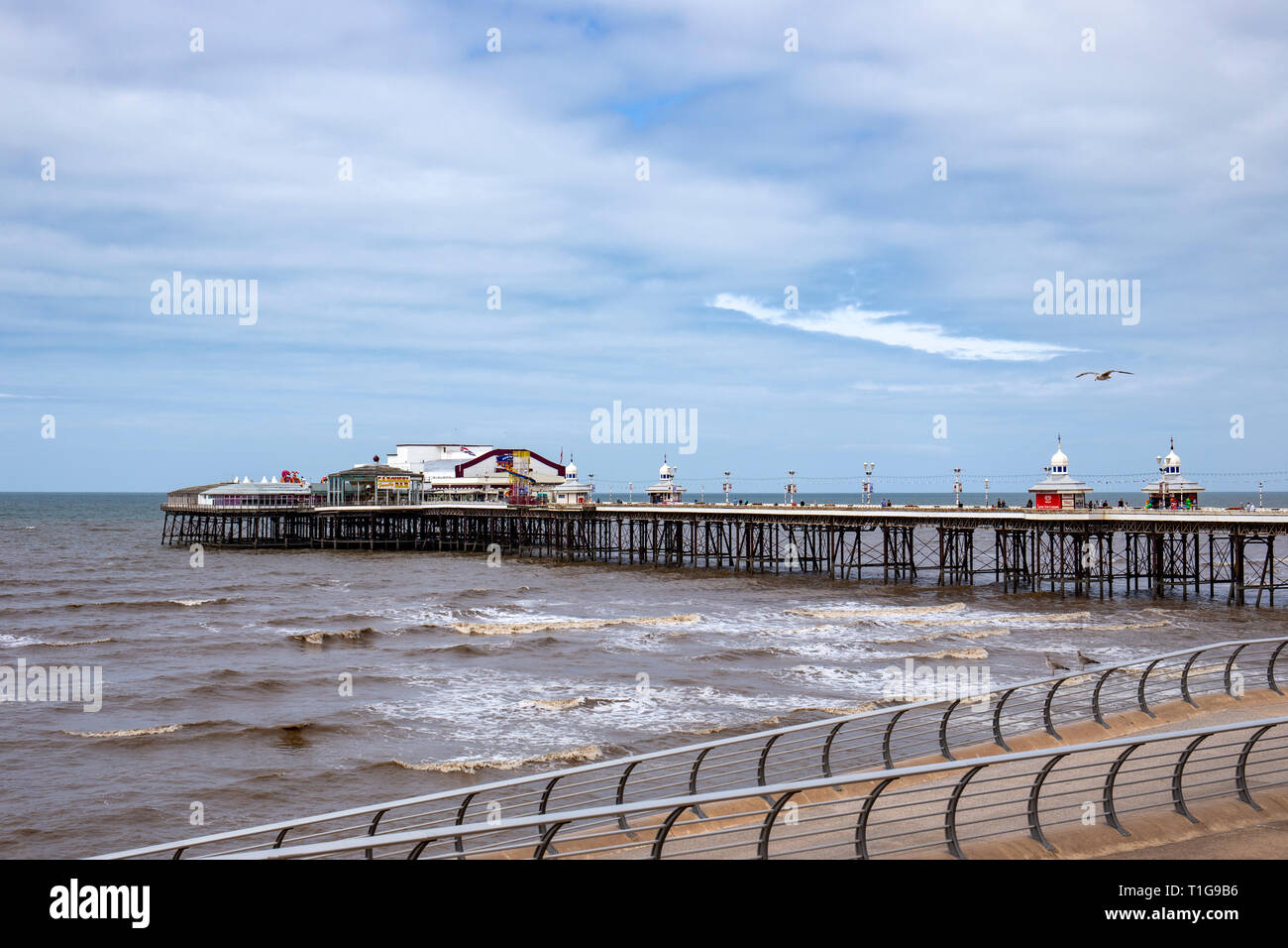 North pier blackpool england north pier hi-res stock photography and ...