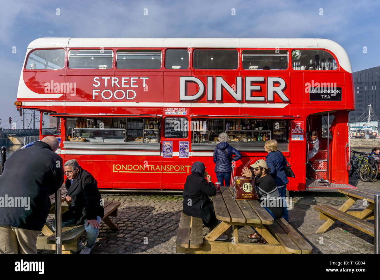 Diner bus hi-res stock photography and images - Alamy