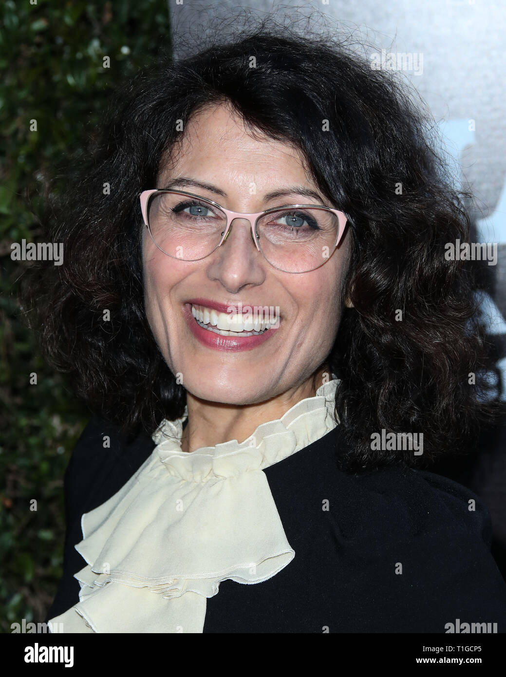 LOS ANGELES, CA, USA - MARCH 22: Actress Lisa Edelstein arrives at The ...