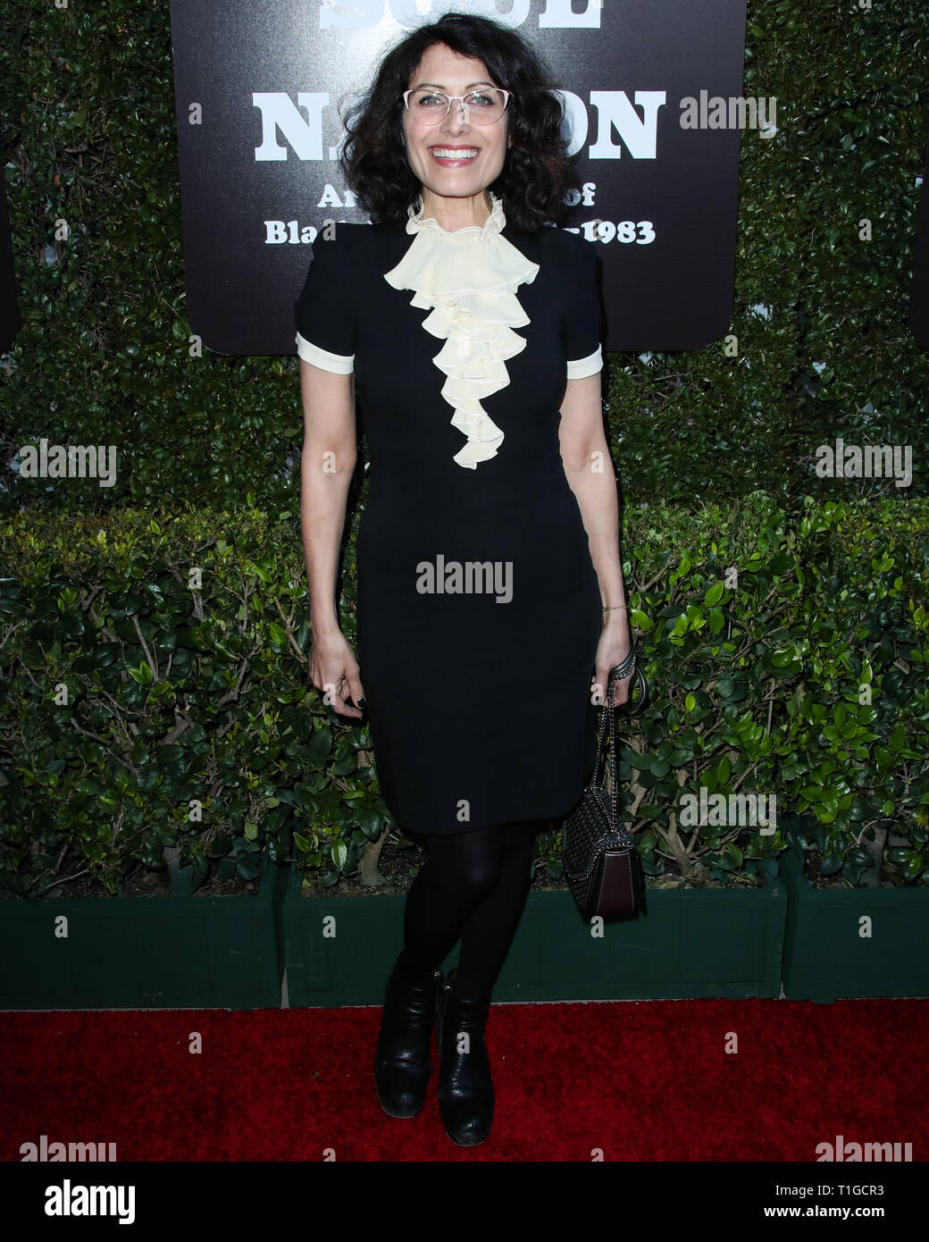 LOS ANGELES, CA, USA - MARCH 22: Actress Lisa Edelstein arrives at The ...