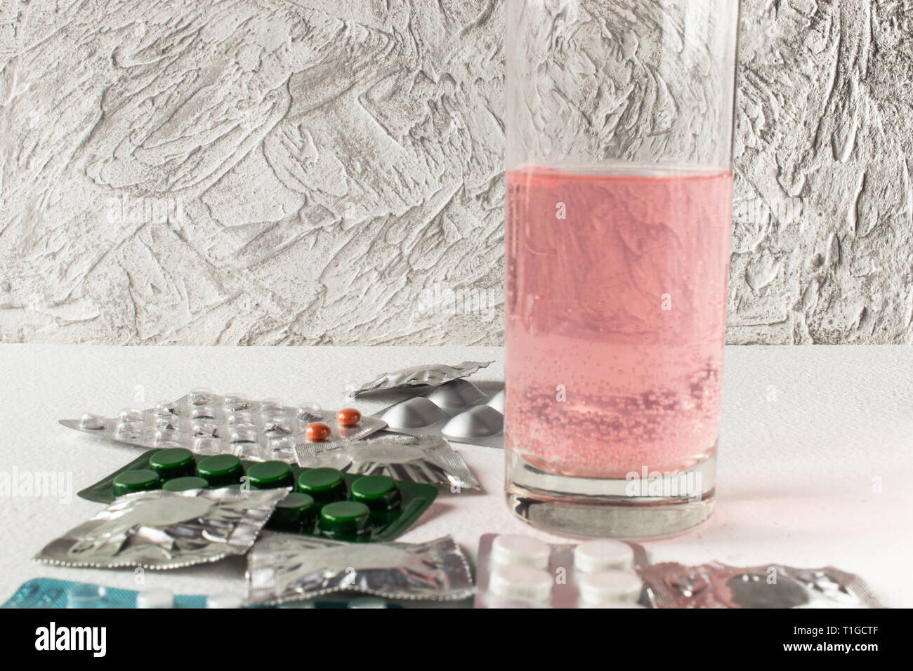 Water soluble aspirin hi-res stock photography and images - Alamy