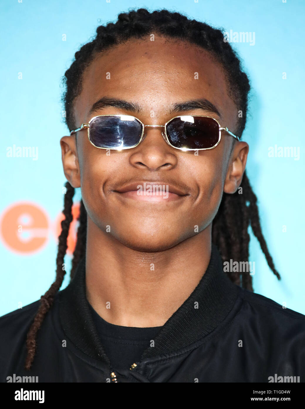 LOS ANGELES, CA, USA - MARCH 23: Lil Dee Dee arrives at Nickelodeon's ...