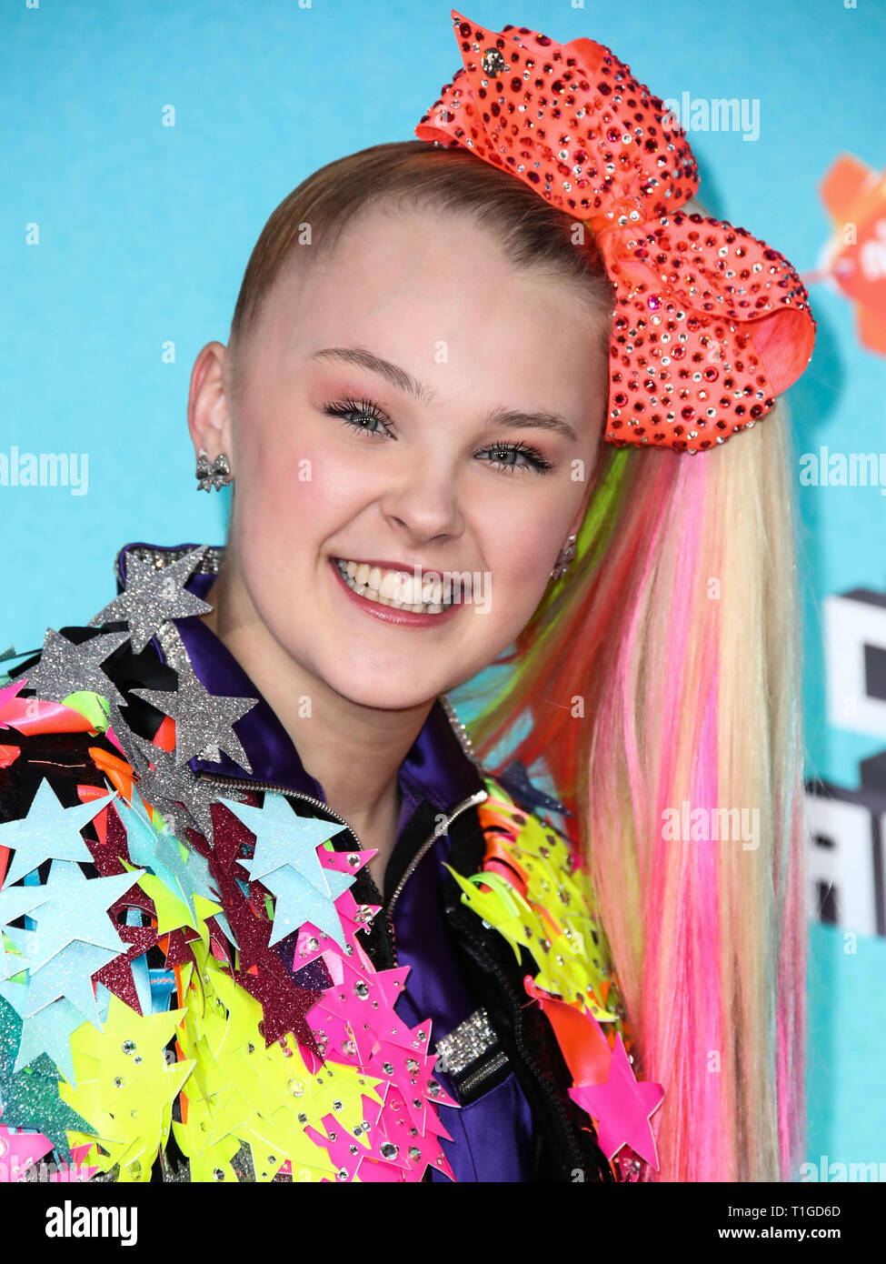 LOS ANGELES, CA, USA - MARCH 23: JoJo Siwa arrives at Nickelodeon's ...