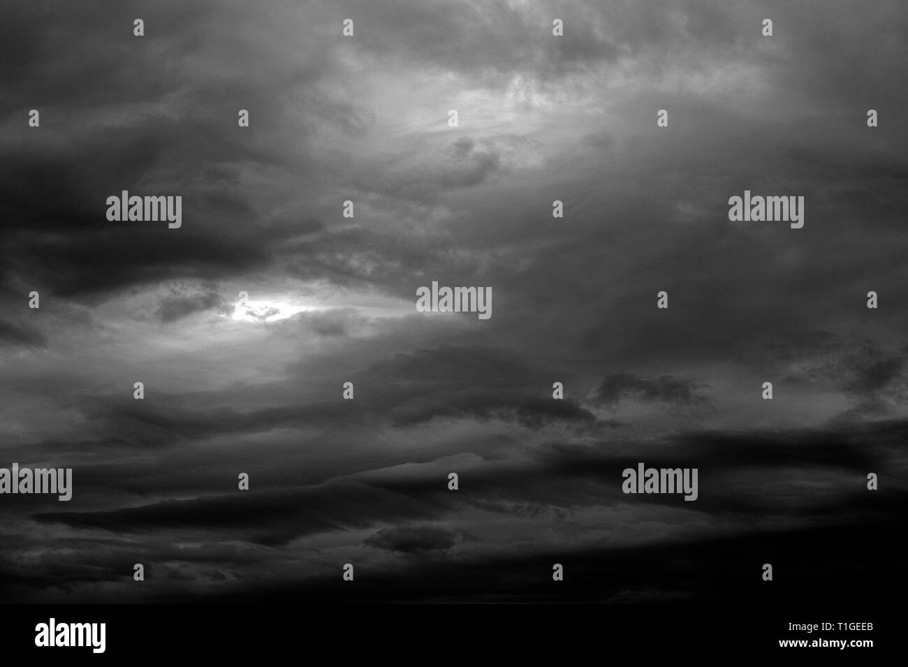 Opacus clouds hi-res stock photography and images - Alamy