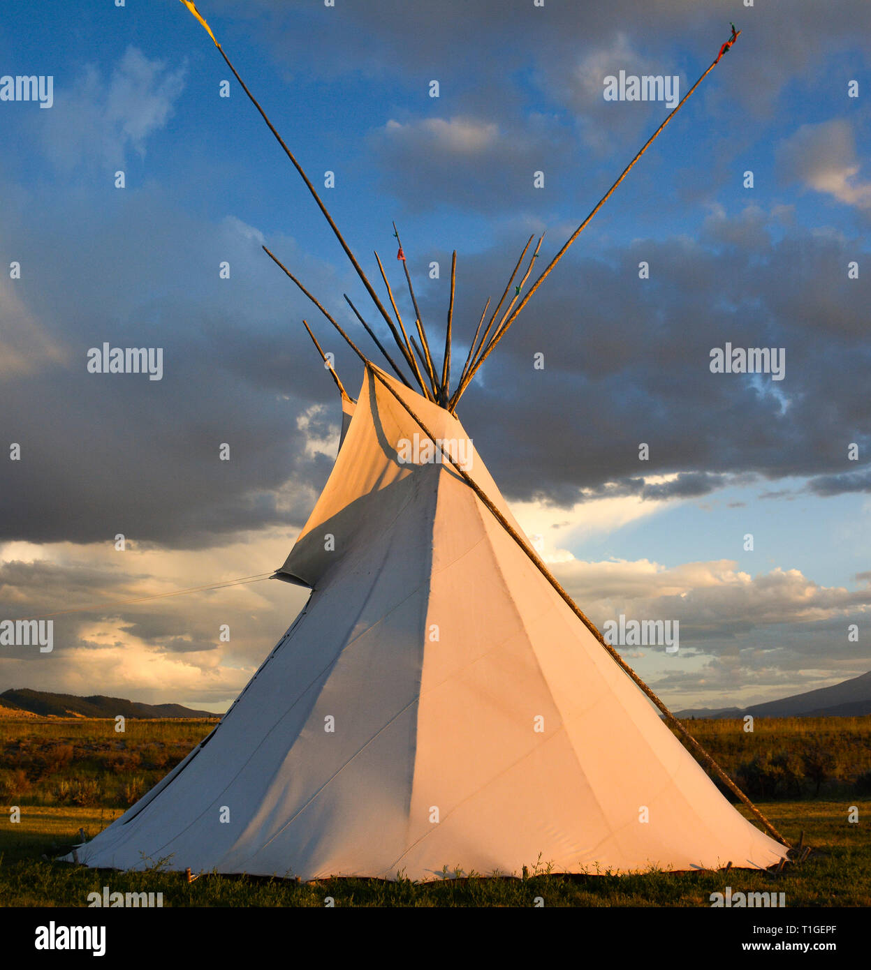 Structure of a tipi hi-res stock photography and images - Alamy Structure of a tipi hi-res stock photography and images - Alamy