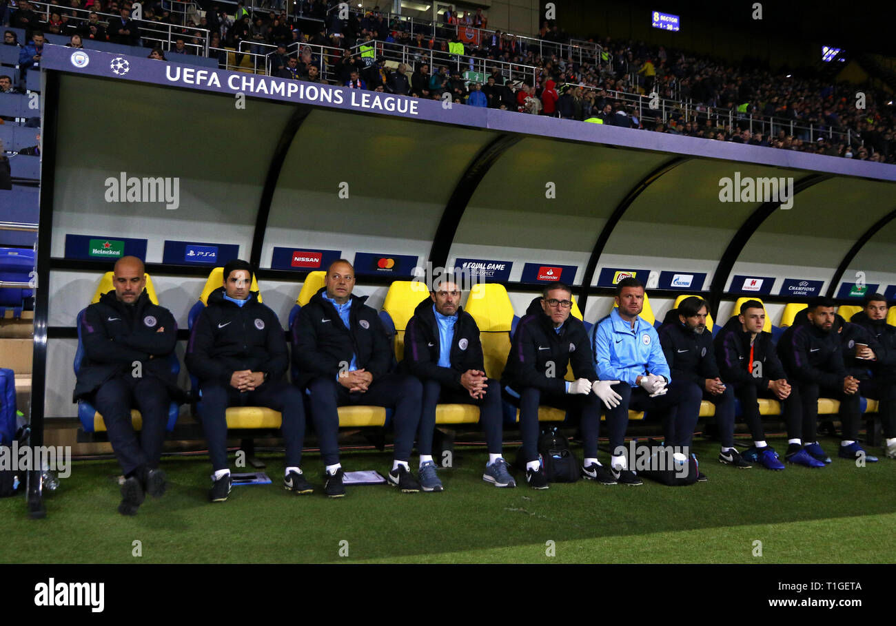 Football bench manchester hi-res stock photography and images - Alamy