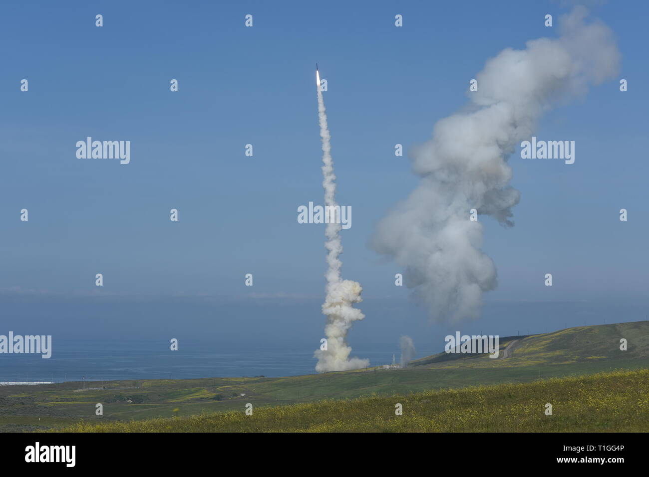 Missile defense agency hi-res stock photography and images - Alamy