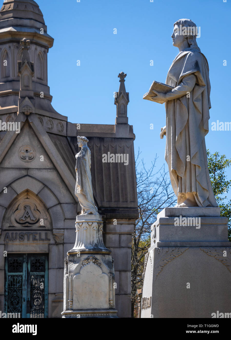 Historic Oakland Cemetery near downtown Atlanta, Georgia. (USA Stock ...