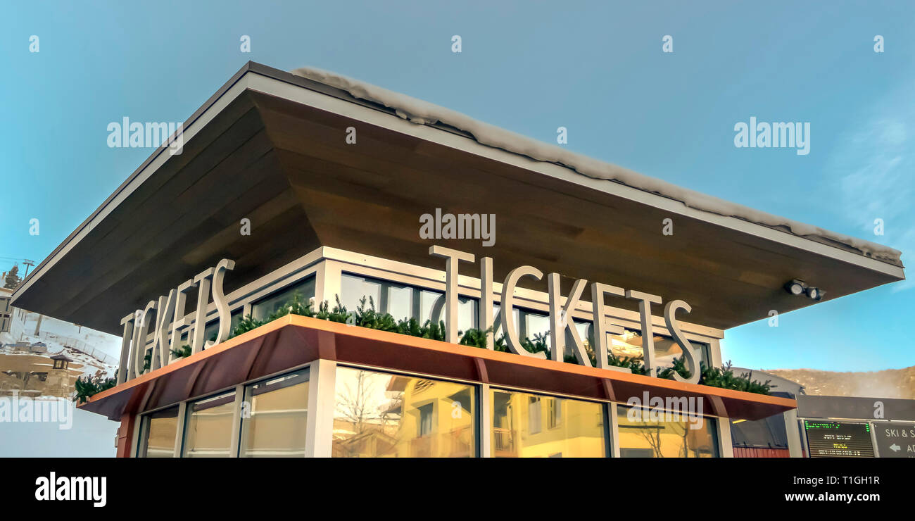 Architecture ticket information booth hi-res stock photography and ...