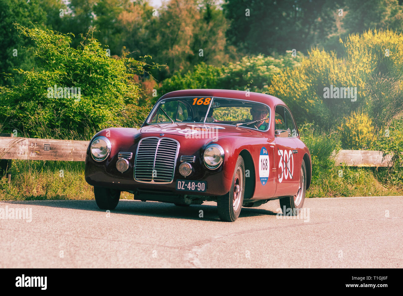 MASERATI A6 1500 BERLINETTA PININ FARINA 1949 on an old racing car in ...
