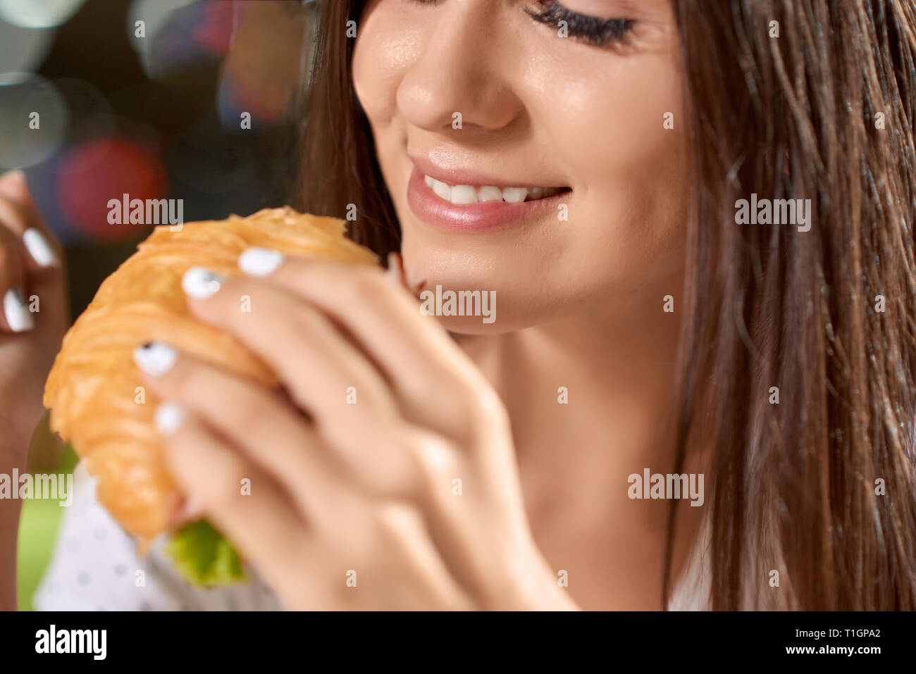 Very hungry woman hi-res stock photography and images - Alamy