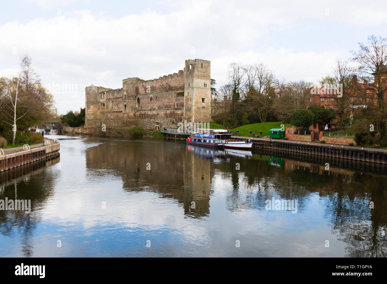 Newark Castle on the River Trent, Newark on Trent, Nottinghamshire ...