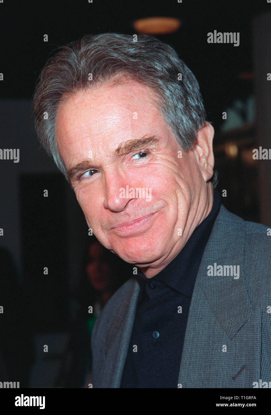 LOS ANGELES, CA - January 12, 1999: Actor WARREN BEATTY at the premiere ...