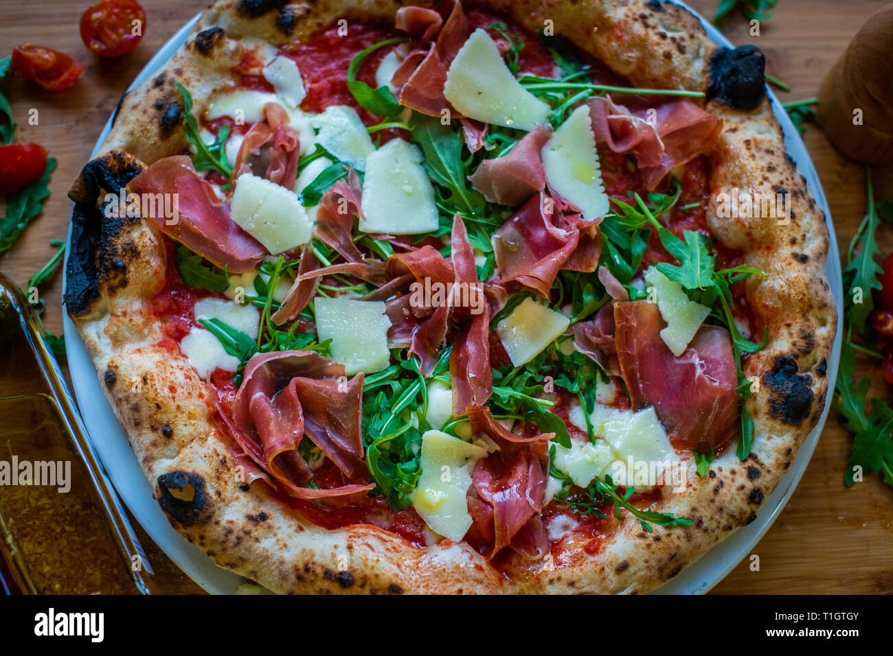 Wood fired authentic traditional neapolitan italian pizzas hi-res stock photography and images ...