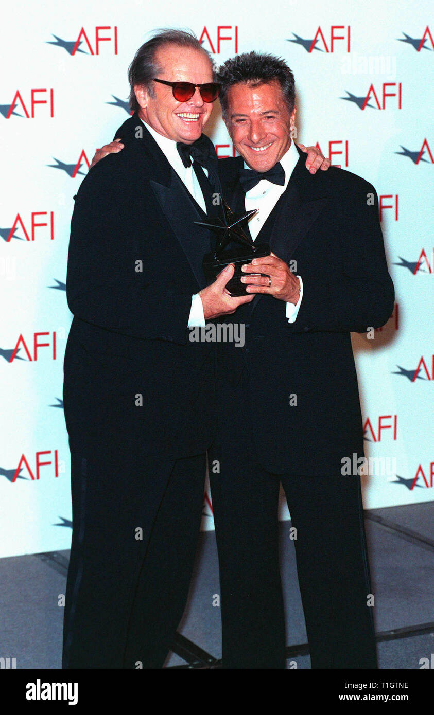 LOS ANGELES, CA - February 18, 1999: Actors JACK NICHOLSON (left ...