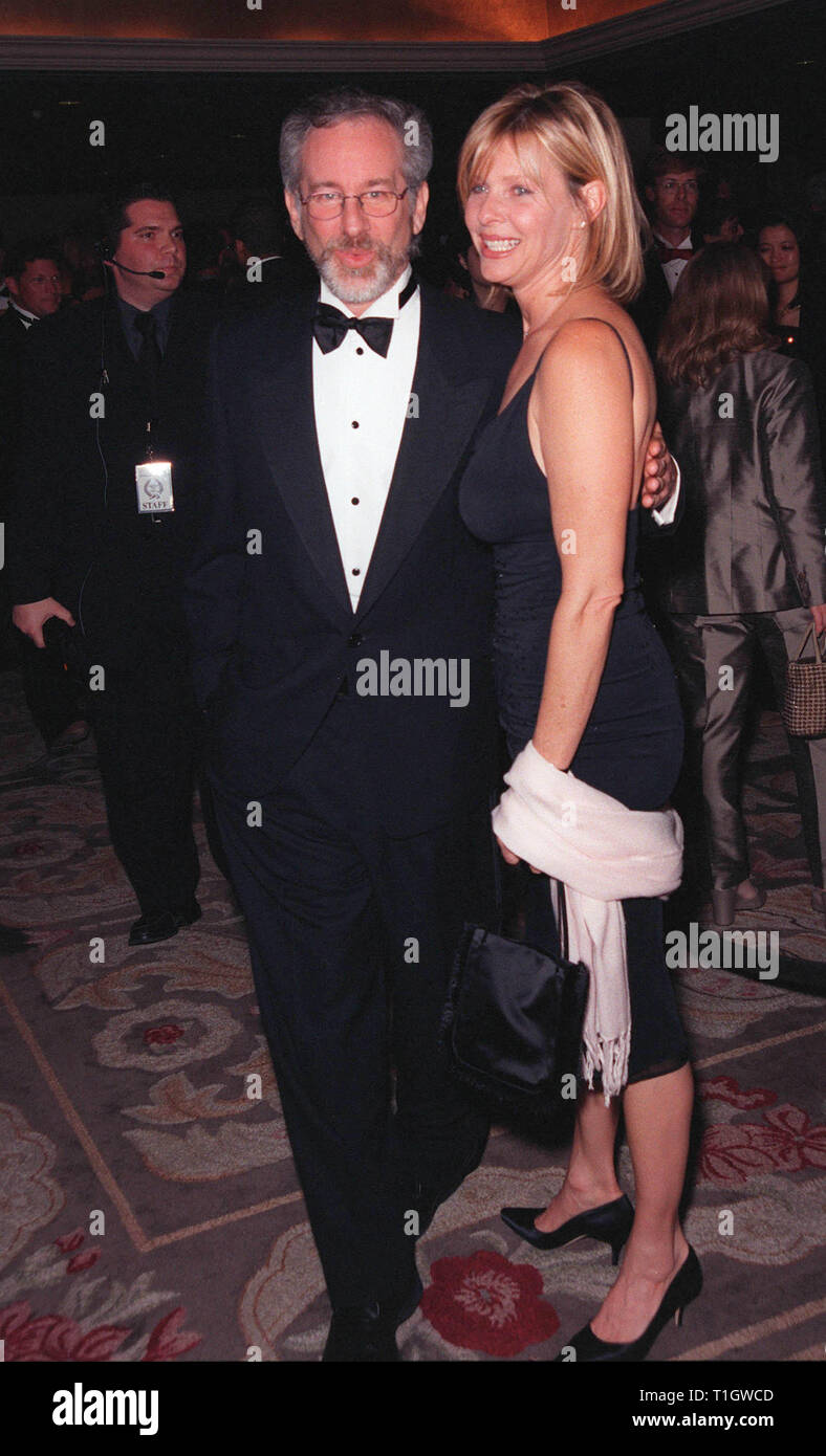 LOS ANGELES, CA - March 4, 1999: Director STEVEN SPIELBERG & actress ...