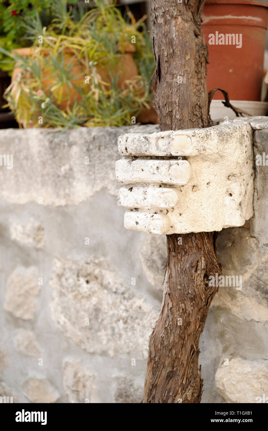 Hand sculpture tree hi-res stock photography and images - Alamy