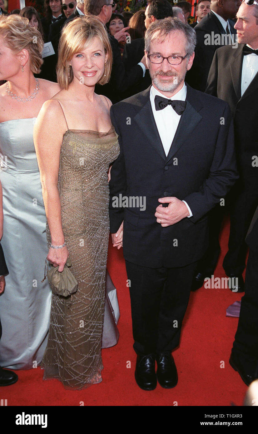 LOS ANGELES, CA - March 22, 1999: Director STEVEN SPIELBERG & actress ...