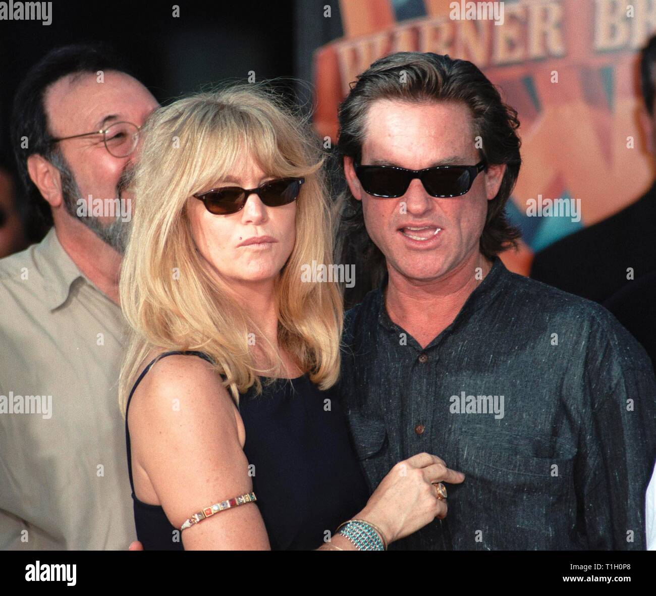LOS ANGELES, CA. September 30, 1999: Actress Goldie Hawn & Actor ...