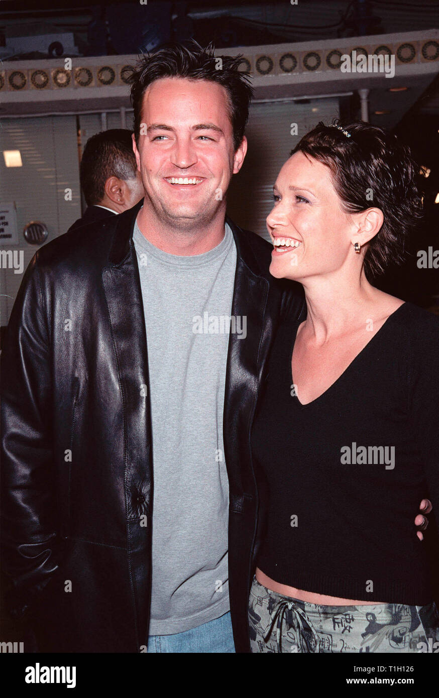 LOS ANGELES, CA. October 06, 1999: Actor Matthew Perry & Girlfriend ...